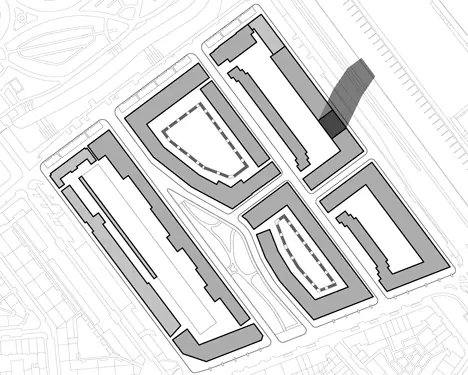 日当たりの良いバルコニーを作成するためによろめくNLアーキテクツによるターコイズタワーの配置図