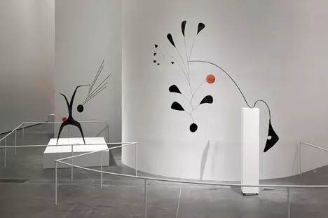 Alexander Calder aranse ni LACMA nipa Frank Gehry