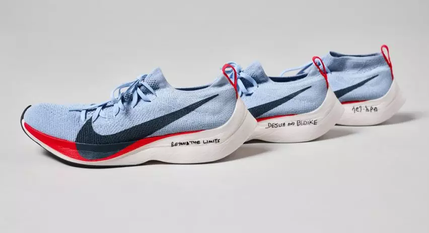 Gli atleti indossano scarpe da ginnastica Nike progettate su misura nel tentativo di rompere la barriera della maratona di due ore 48939_6