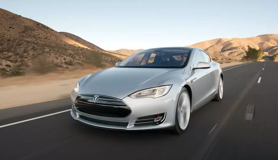 Tesla-model-s-technology-design-dezeen