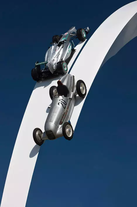 Goodwood Festival of Speed 2014를 위한 Gerry Juda의 Mercedes-Benz 조각