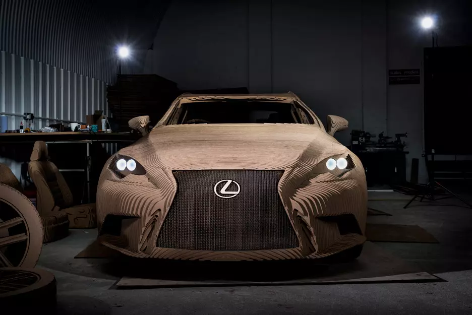 కార్డ్బోర్డ్-Origami-Car_Lexus_dezeen_936_0