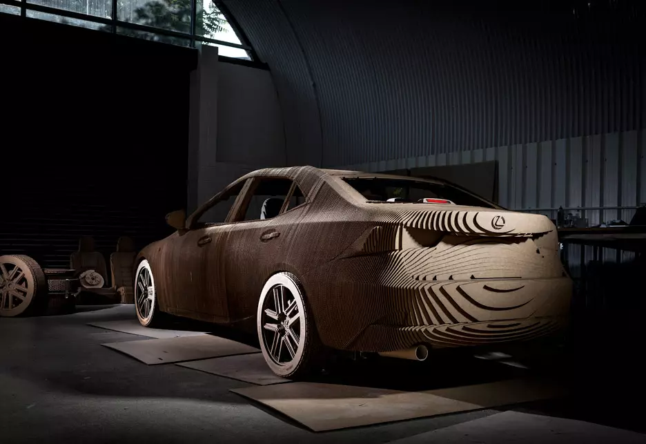 కార్డ్బోర్డ్-Origami-Car_Lexus_dezeen_936_1