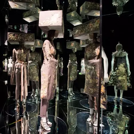 Alexander McQueen: Savage Beauty di V&A Museum