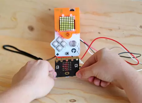 BBC Micro Bit pola tecnoloxía salvaranos