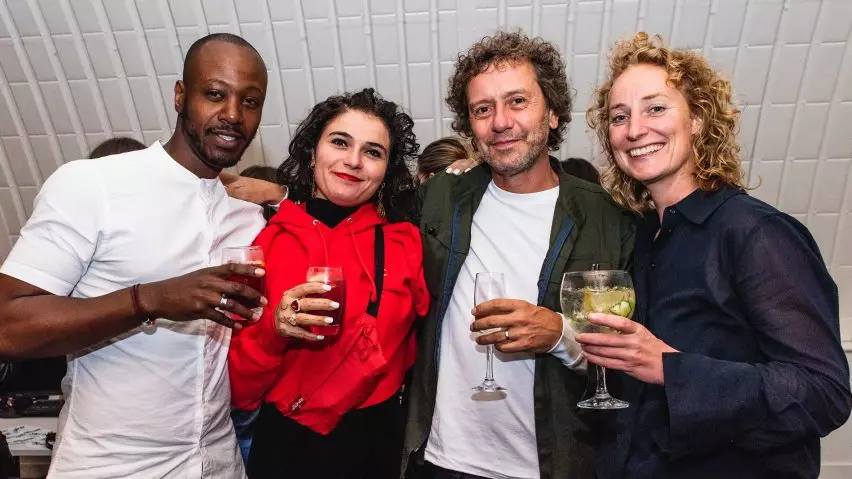 Marcus Thomas ug Dezeen Awards 2019 judge Nelly Ben Hayoun kauban ang founder ug editor-in-chief ni Dezeen nga si Marcus Fairs ug ang co-founder sa Atelier NL nga si Lonny van Ryswyck