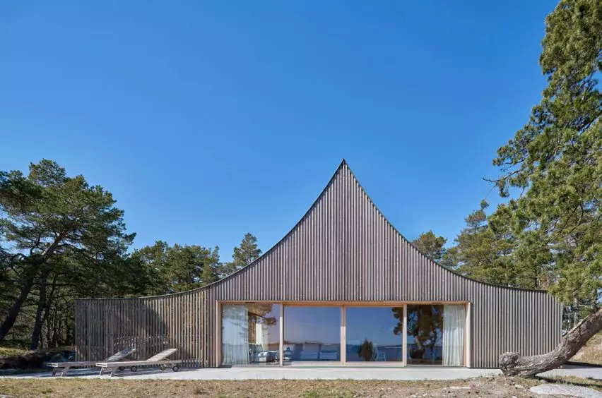 O estúdio sueco Tham & Videgård Arkitekter projeta uma casa de verão em Estocolmo