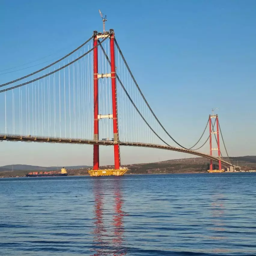 Iyo 1915 Çanakkale Bridge muTurkey inoratidzira mune yanhasi Dezeen Agenda tsamba yenhau.