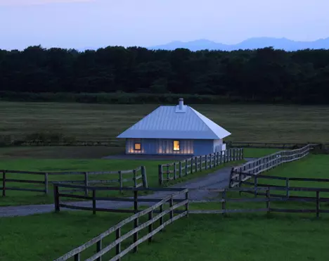 Meme Meadows Experimental House los ntawm Kengo Kuma thiab Associates