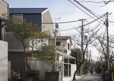 منزل في Ishikiri بواسطة Tato Architects