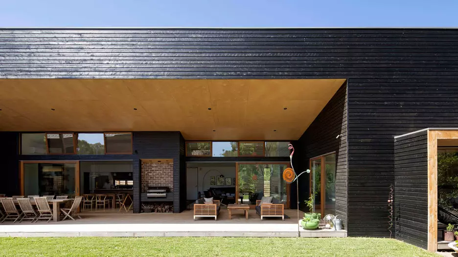 House In Somers ji hêla Adrian Bonomi Architect