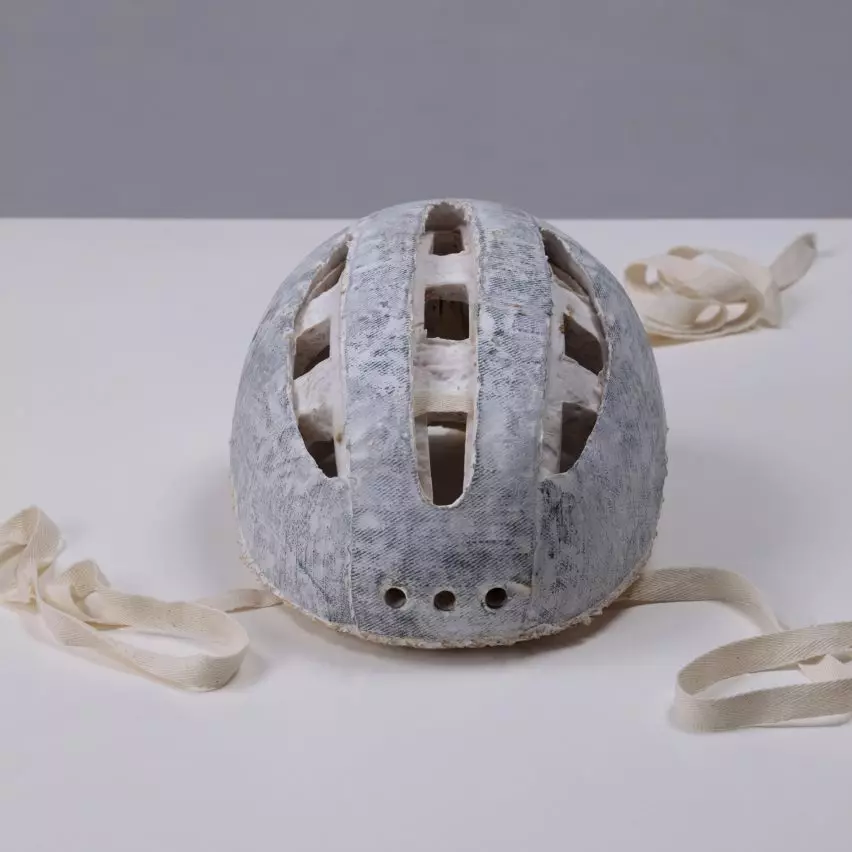 МиХелмет мицелијумски шлем од Студио МОМ