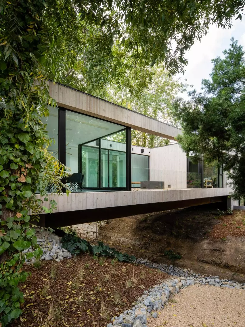 Bridge House od Dan Brunn Architecture