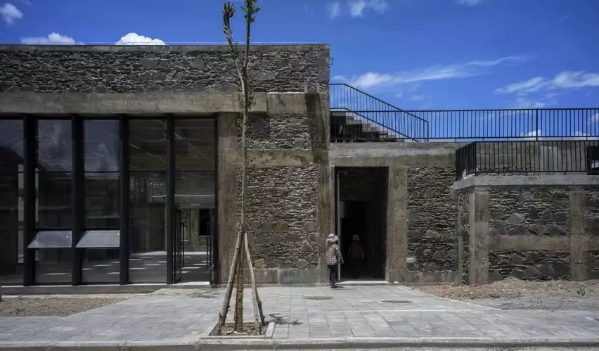 Escola primària Batang People per Livil Architects