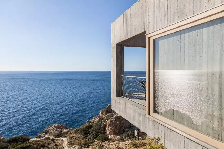 Vakanzenhaus op Karpathos vun OOAK Architects