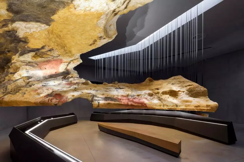 Ang Lascaux International Center para sa Cave Art ni Casson Mann