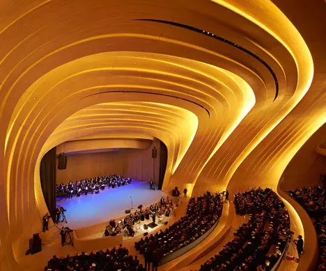 Heydar Aliyev Center pa Zaha Hadid