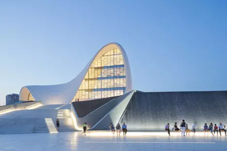 Kituo cha Heydar Aliyev na Zaha Hadid