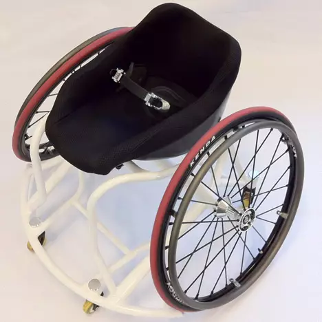 Καθίσματα μπάσκετ με αναπηρικό αμαξίδιο τρισδιάστατα εκτυπωμένα