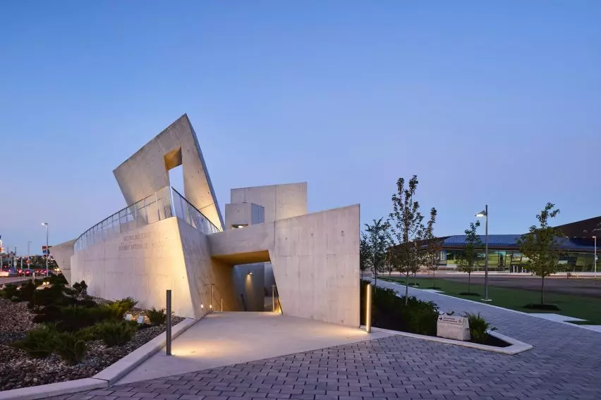 Nacia Holokaŭsta Monumento Ottawa de Studio Libeskind