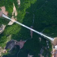 Ábrese en China a ponte de vidro máis alta e longa do mundo