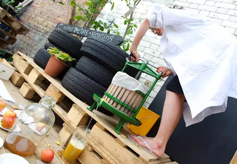 Urban Orchard ដោយ Heather Ring