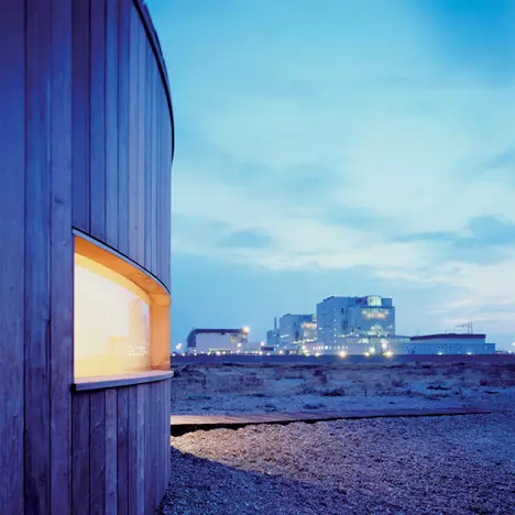 Simon Conder Associates: El Ray a Dungeness Beachen