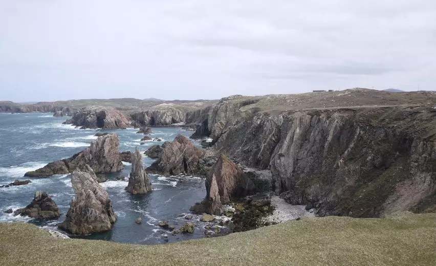 Cliffside látogatóközpont a távoli Külső-Hebridák közösség számára javasolt