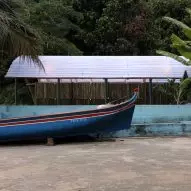 Strandkiosk en boottoevluchtsoord door Estudio Flume