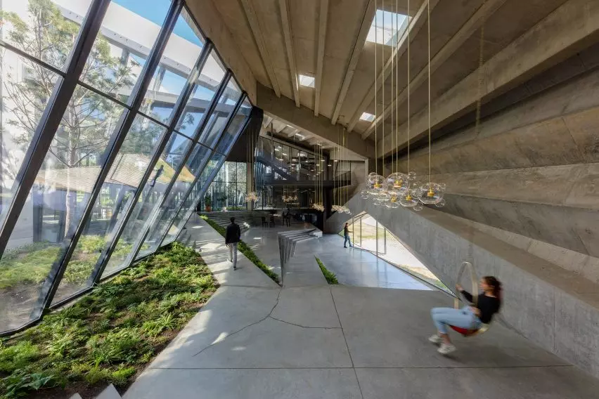 Kahvin tuotantolaitoksen aula, Giorgi Khmaladze Architects