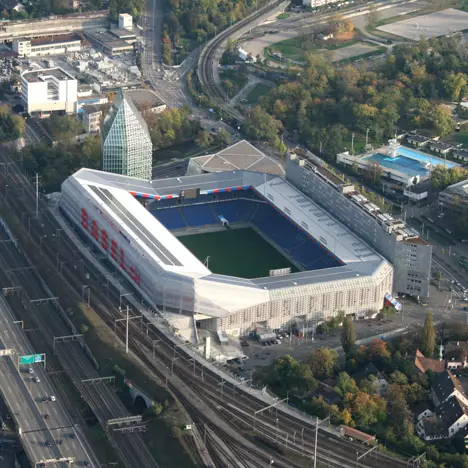 St Jacob-Park je dom lokalne ekipe Herzog & de Meurona, FC Basel