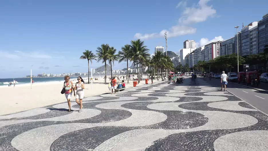 Copacabana Beach promenade na Roberto Burle Marx, 1970