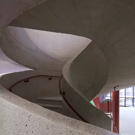 Nakita ang Swee Hock Student Center sa London School of Economics ni O'Donnell + Tuomey