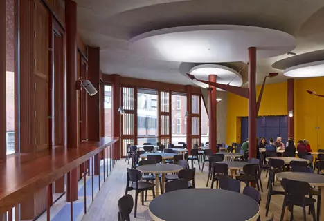 Nakita ang Swee Hock Student Center sa London School of Economics ni O'Donnell + Tuomey