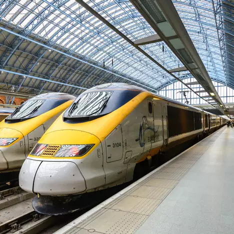 Il-ferroviji tal-Eurostar fl-istazzjon ta’ St Pancras f’Londra