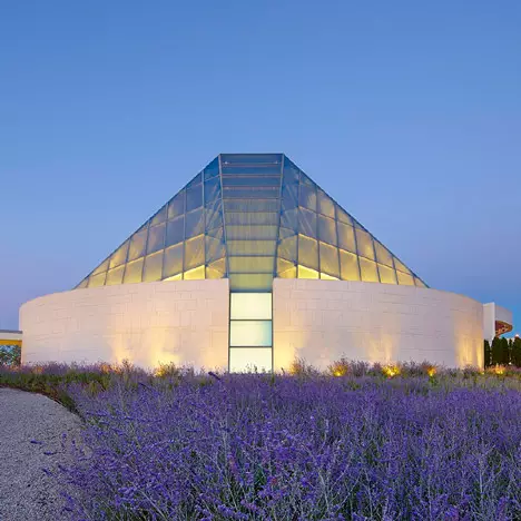 Ismaili Center Moriyama & Teshima Architects-en eskutik