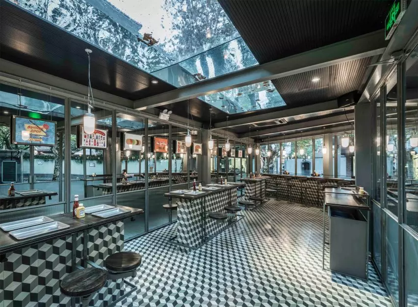 bars-and-restaurant-inside-rachels-burger-shanghai-china-neri-and-hu-design-and-research-office_dezeen_2364_col_0