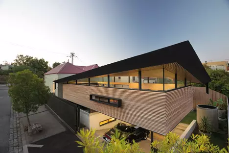 Mullet House by March Studio