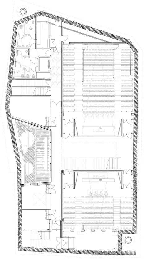 Marc Mimram-ek aluminioz estalitako eraikina Estrasburgoko arkitektura eskolan gehitu zen