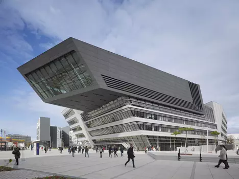 Library and Learning Center sa Vienna ng Zaha Hadid Architects