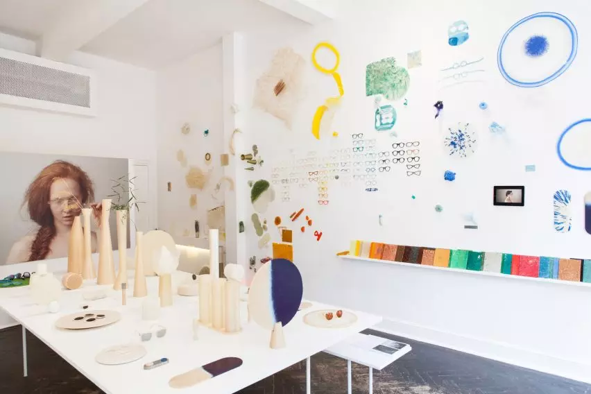 Plastik naturali bijodegradabbli Nuatan minn Crafting Plastics Studio
