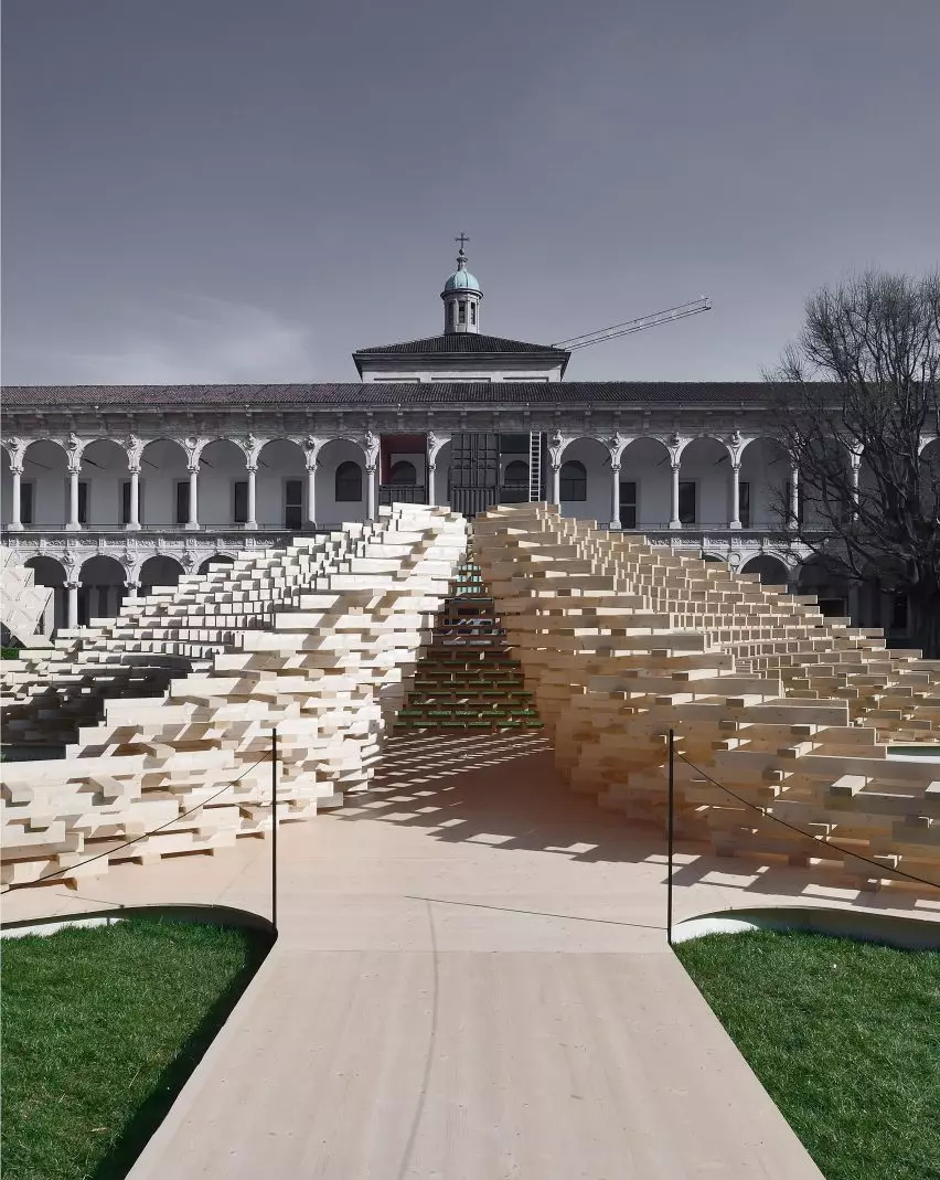 Peter Pichler constrói pavilhão de pirâmide usando 1.600 vigas de madeira 54974_5