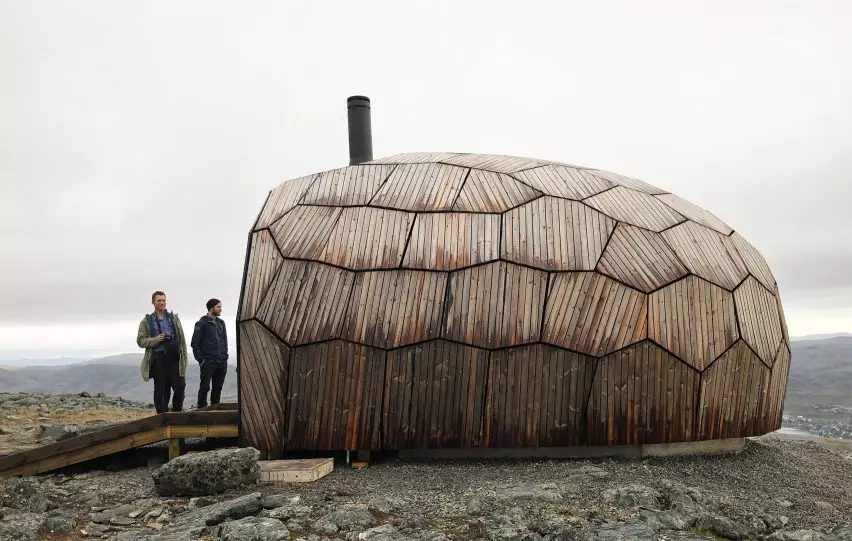 Spinn Arkitekter नॉर्वेजियन पर्वतावर लाकडी हायकिंग केबिन पूर्ण करते 55034_3