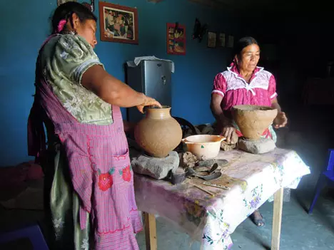 dezeen_Sinkhole Vessels của Liliana Ovalle_17