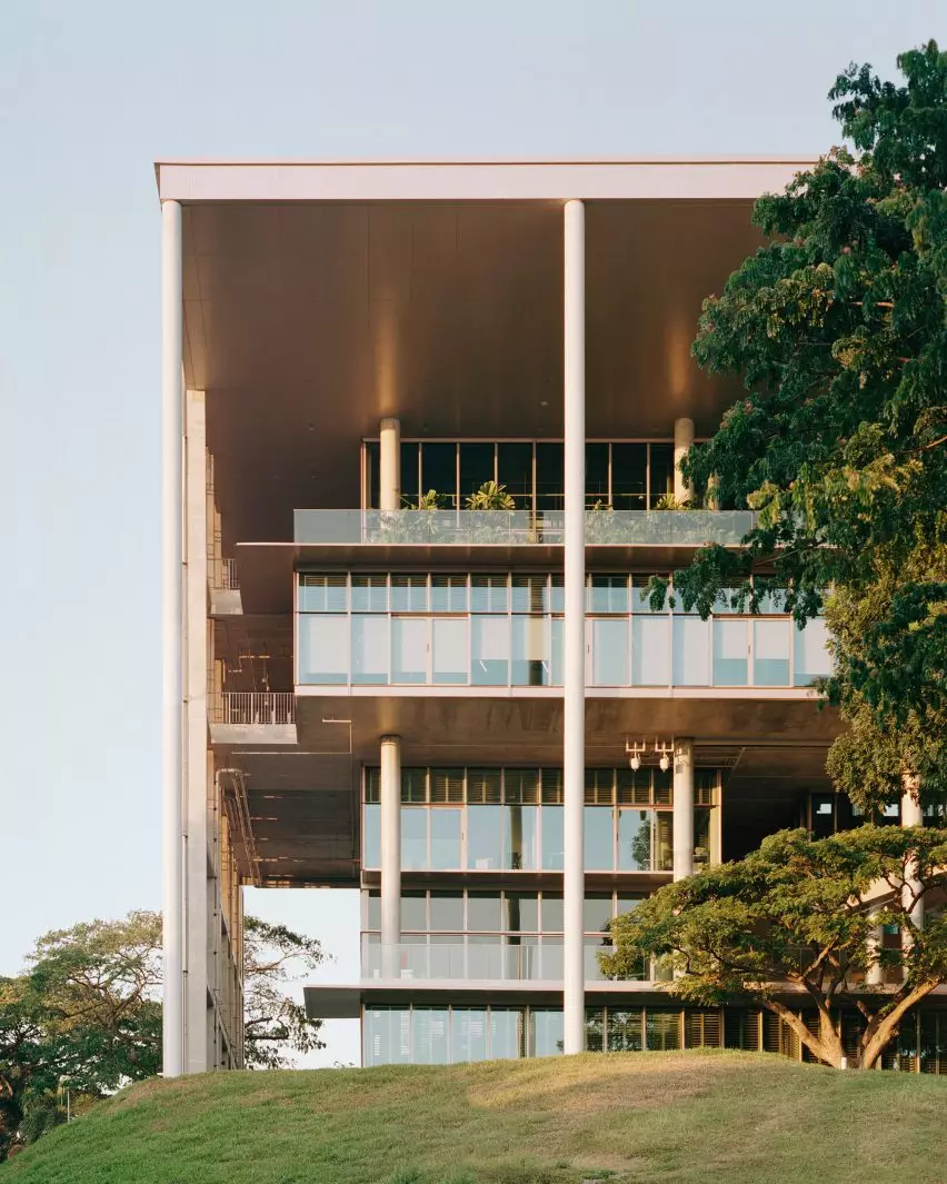 NUS School of Design & Environment af Serie + Multiply Architects