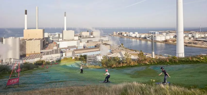 Foto Hufton + Crow nan Amager Bakke, estasyon elektrik la ak pant ski ki fèt pa BIG nan Copenhagen.