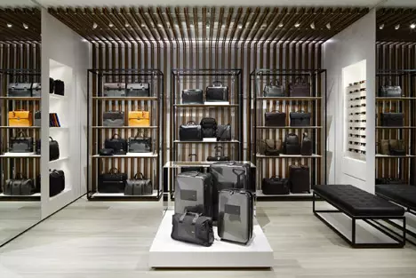 Studio Dror's Tumi verslunin við 610 Madison Avenue, New York