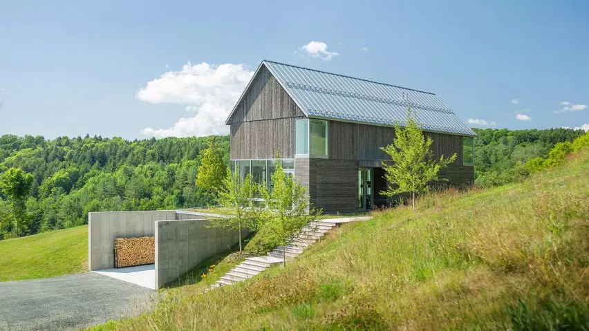 Bank Barn by Birdseye Design