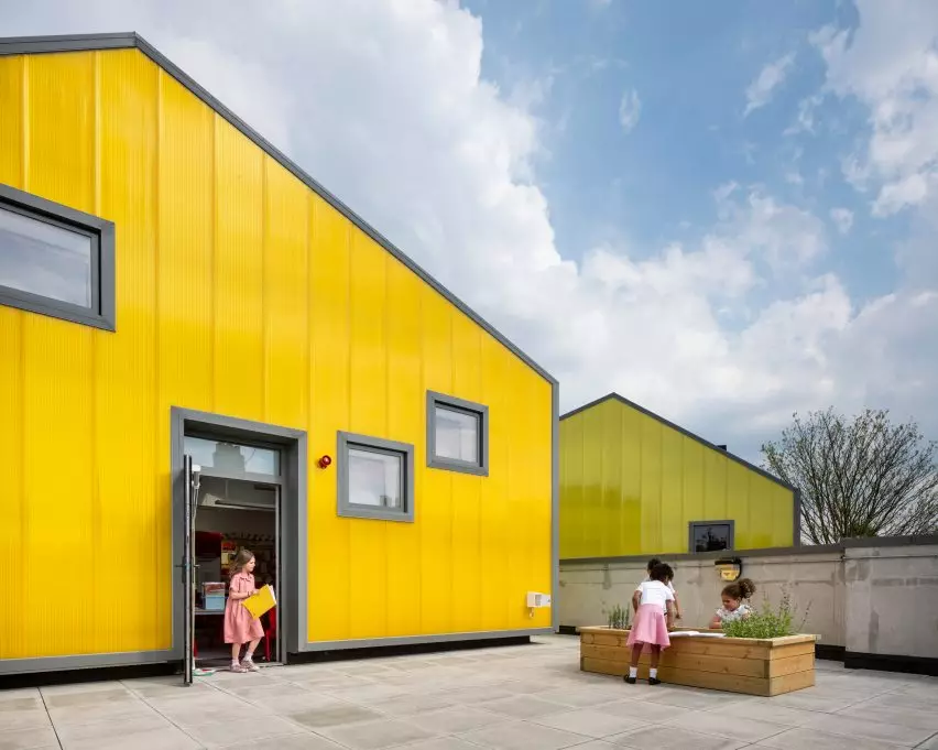 Bellenden Primary School nan Peckham, Lond, pa Cottrell ak Vermeulen Architecture