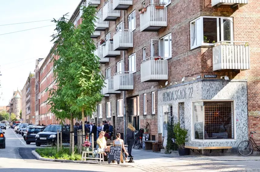 Ithayela le-Anti-flood greenery-boosting Climate Tile lifakwe ku-Copenhagen street